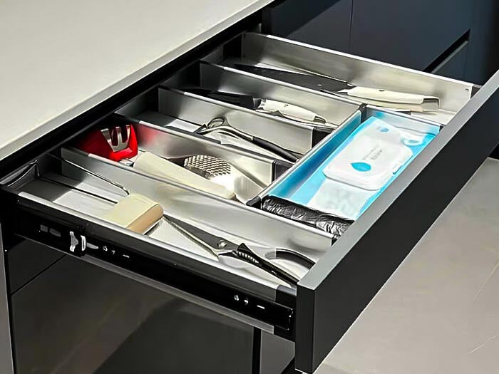 how to install push to open drawer slides？